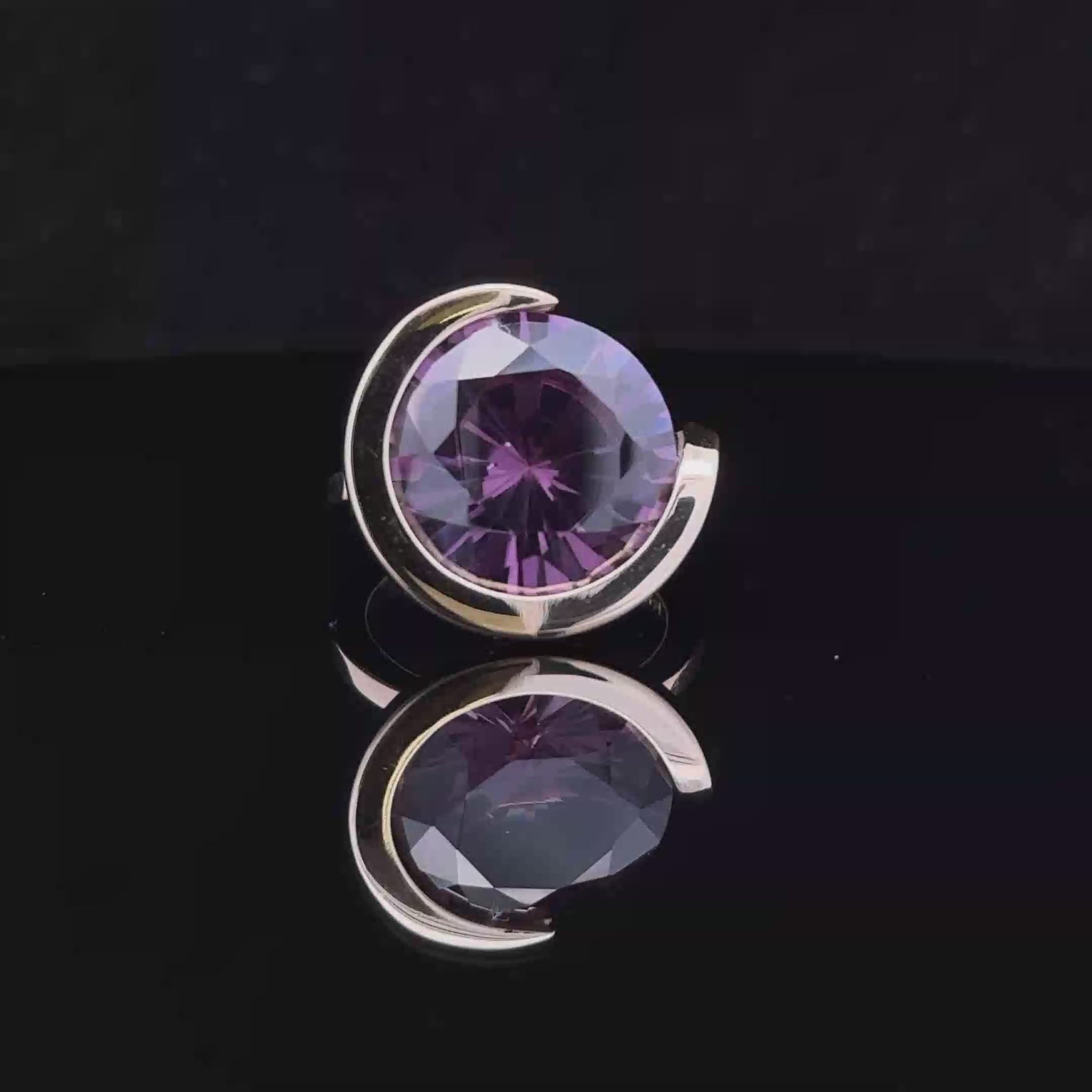 Jamie Ring - 14K Yellow Gold with Round Amethyst | Veleska Jewelry